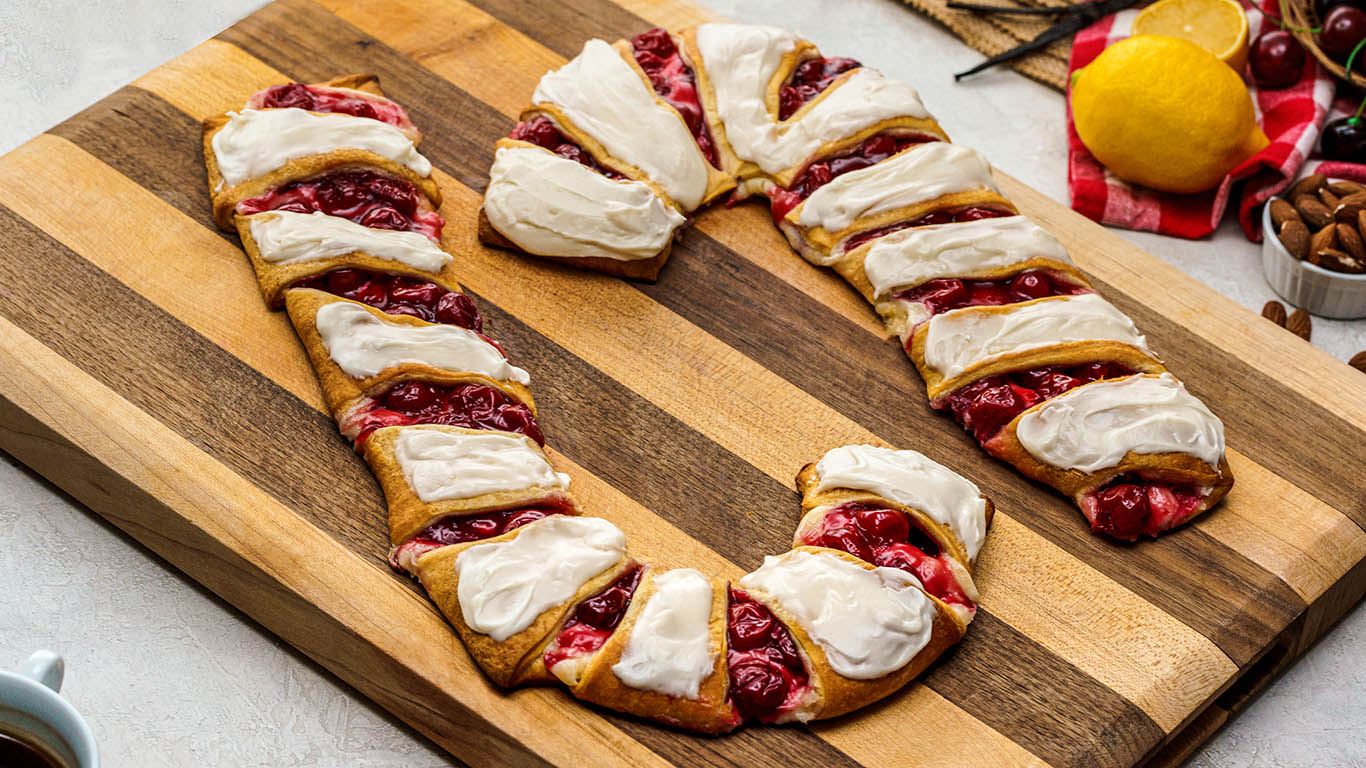 Candy Cane Danish – Cooking Panda