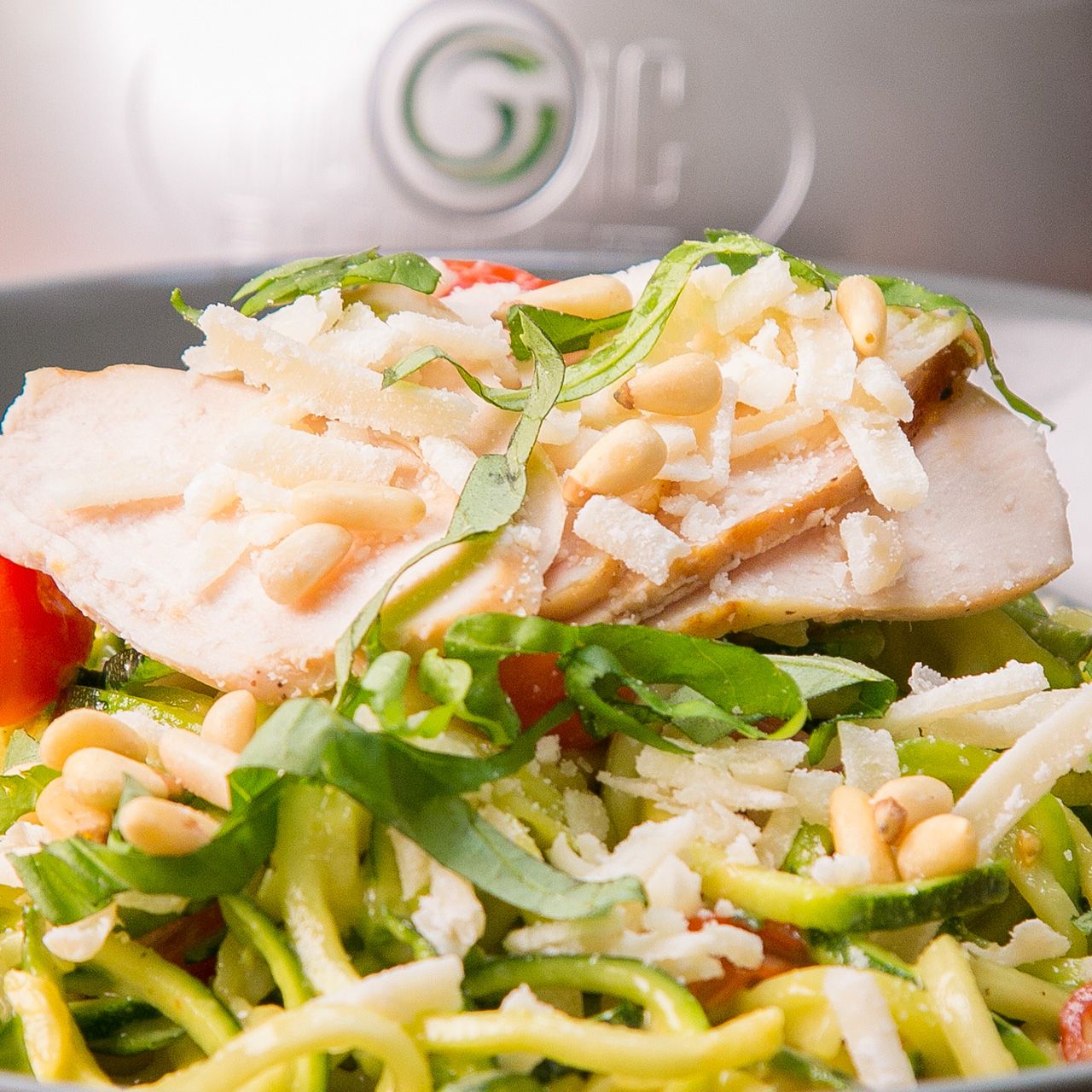 Avocado Pesto Zoodles – Cooking Panda