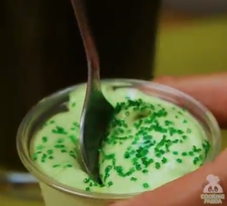 Shamrock Shake Pudding Shots – Cooking Panda