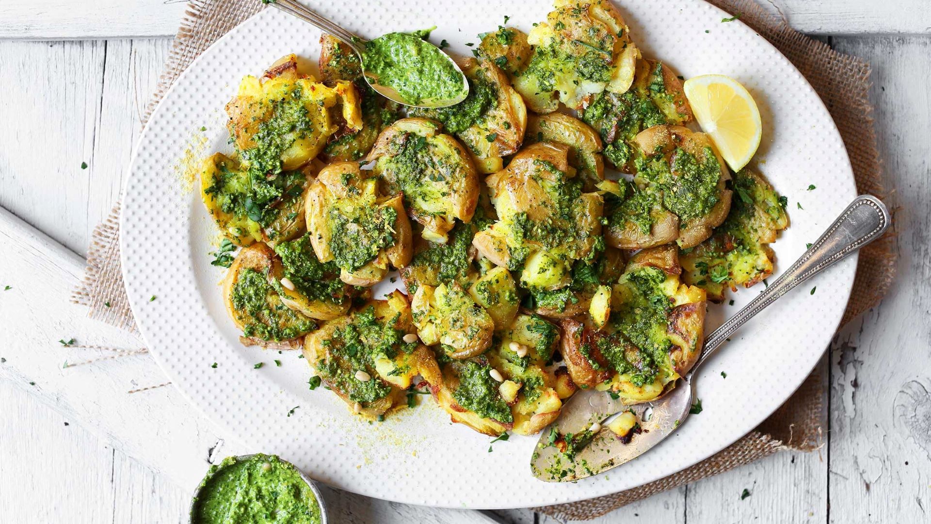 Crispy Smashed Potatoes with Garlic Pesto – Cooking Panda