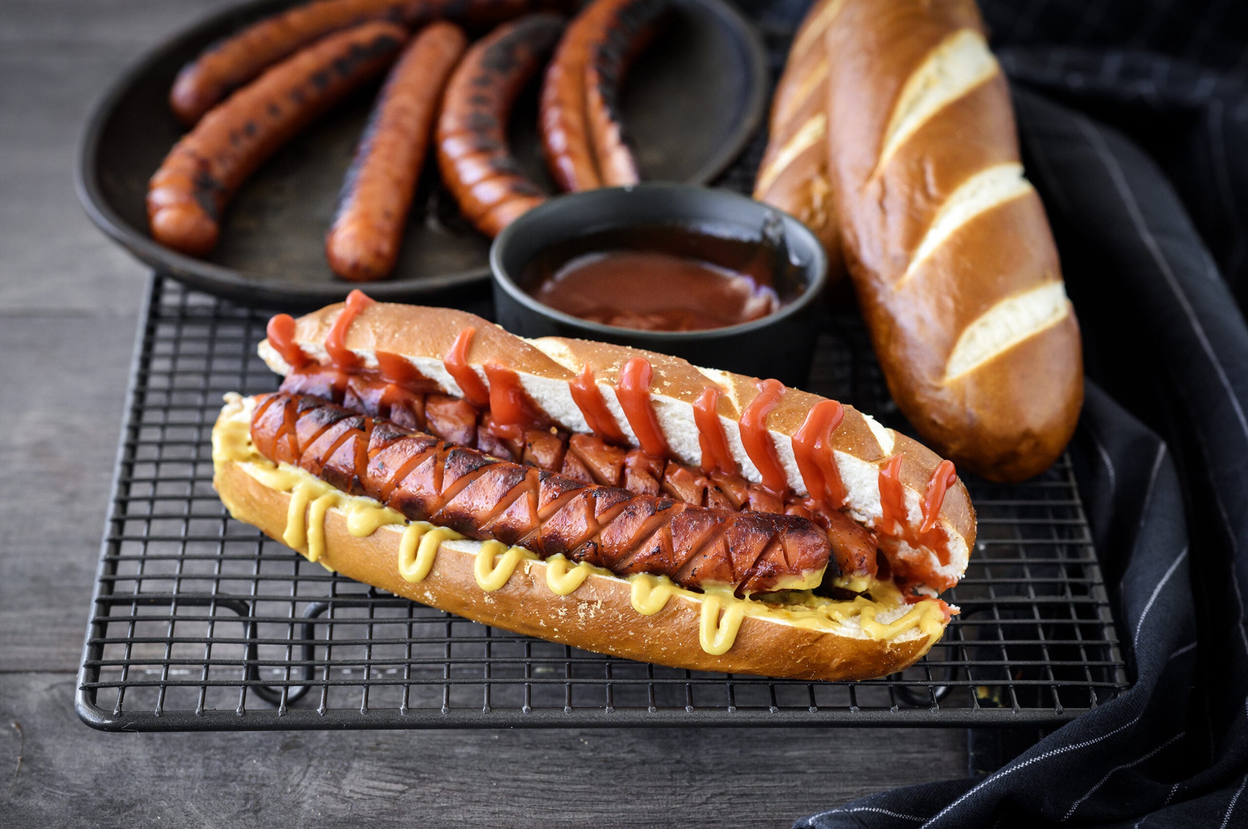 The Hot Dog Crosshatch – Cooking Panda